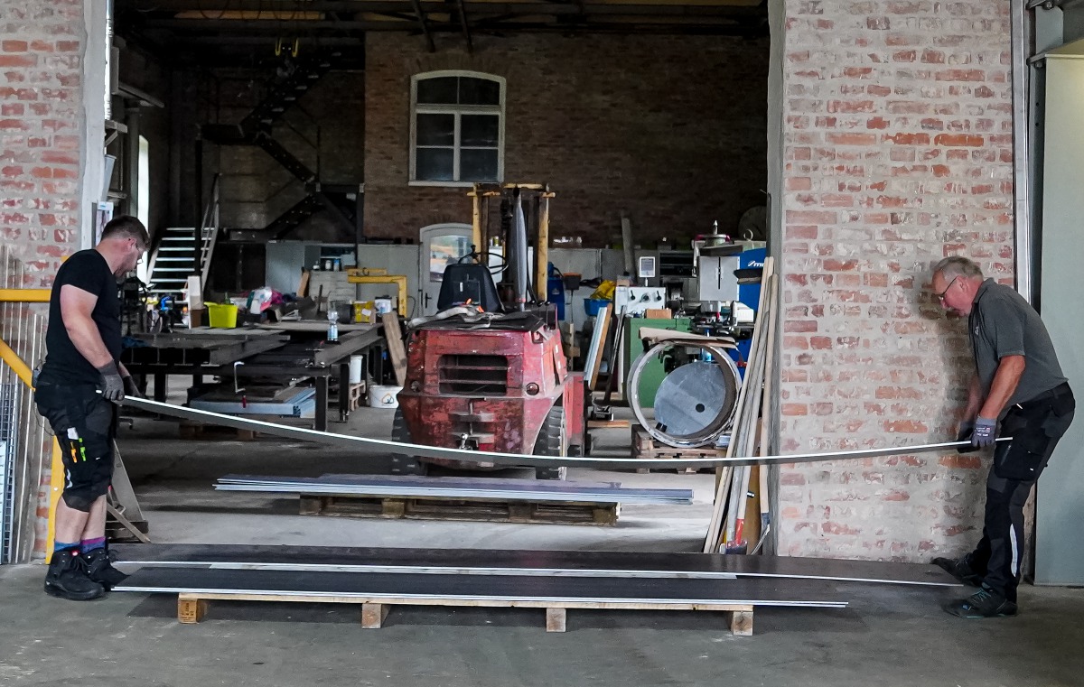 Tafelschere wirbt Neukunden - metallbau