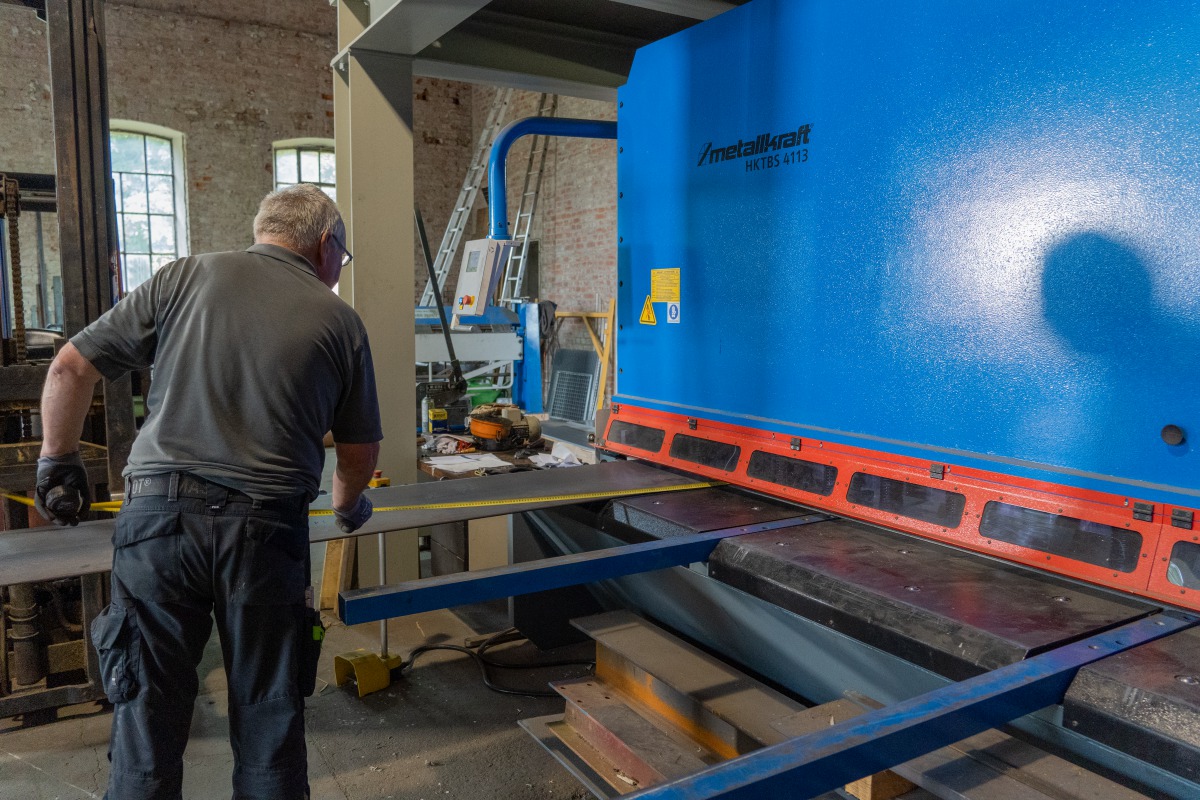 Tafelschere wirbt Neukunden - metallbau