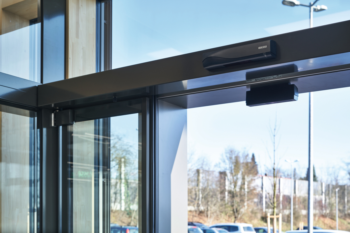 Automatiktüren sicher betreiben - metallbau