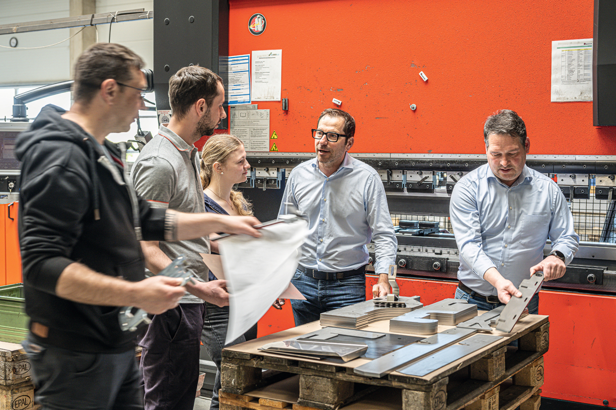 Arbeiten mit dem Sonnenstand - metallbau – Fachzeitschrift & digitales ...