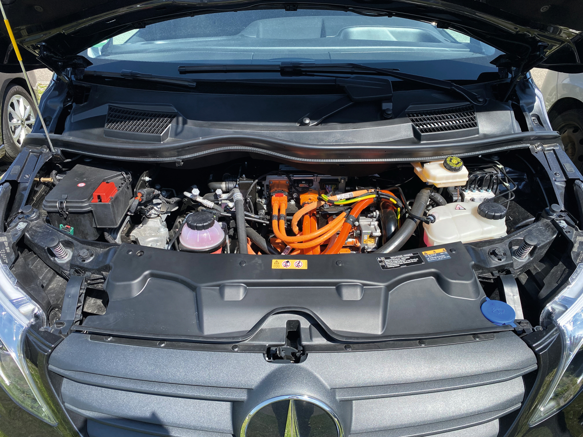 Mercedes eVito - metallbau – Fachzeitschrift & digitales Magazin