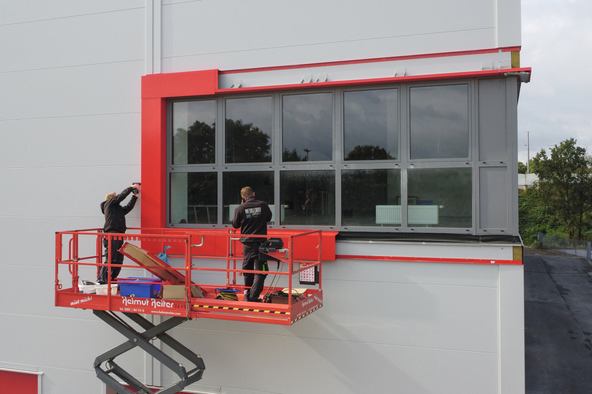 Verbinden mit Kleb- und Dichtstoff - metallbau – Fachzeitschrift & digitales Magazin